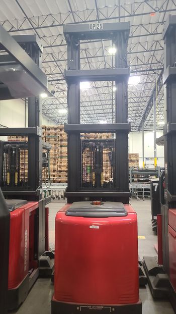 G&P - Raymond Order Picker - Wire Guided